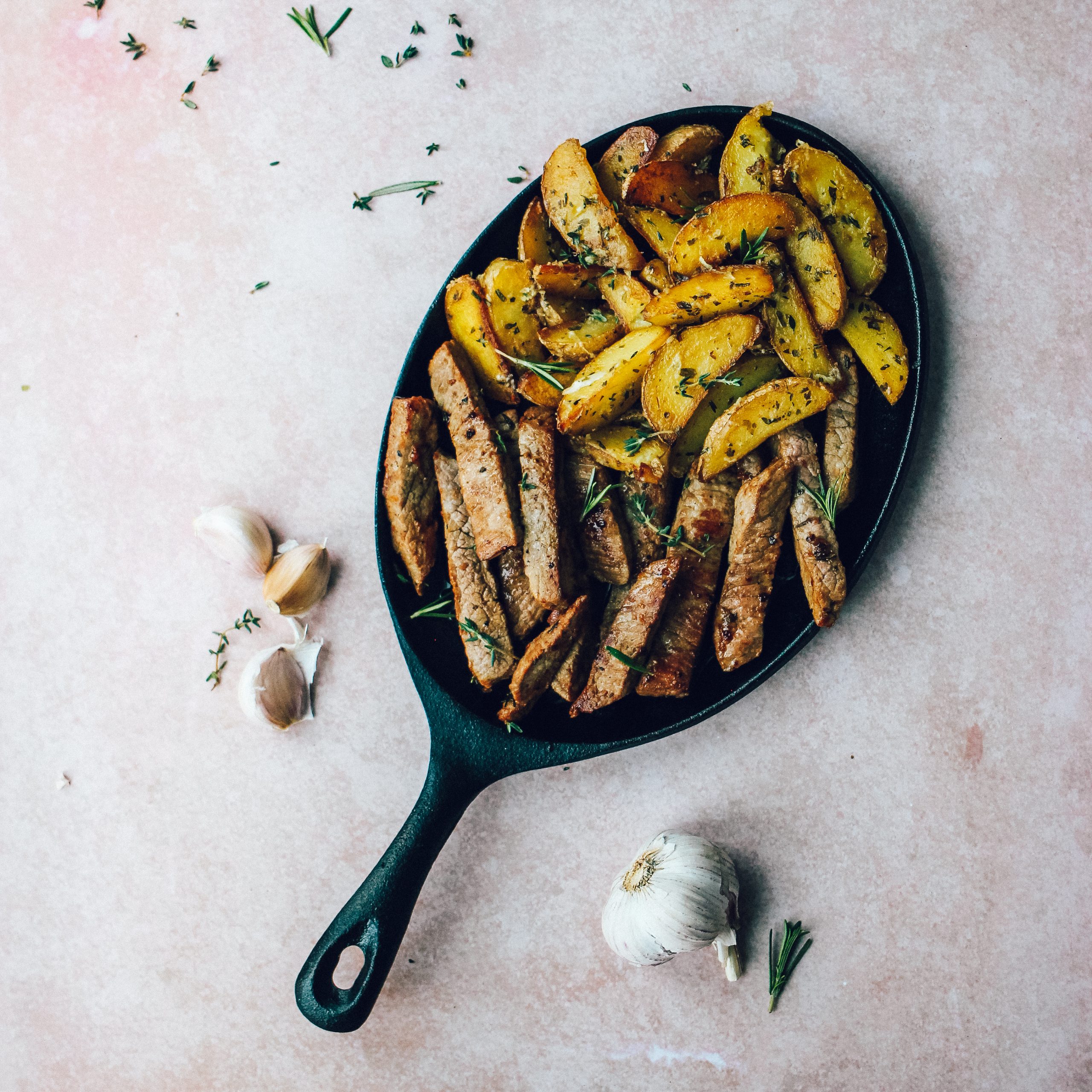 Jautiena ir bulvytės česnakiniame svieste - Feel the Beef